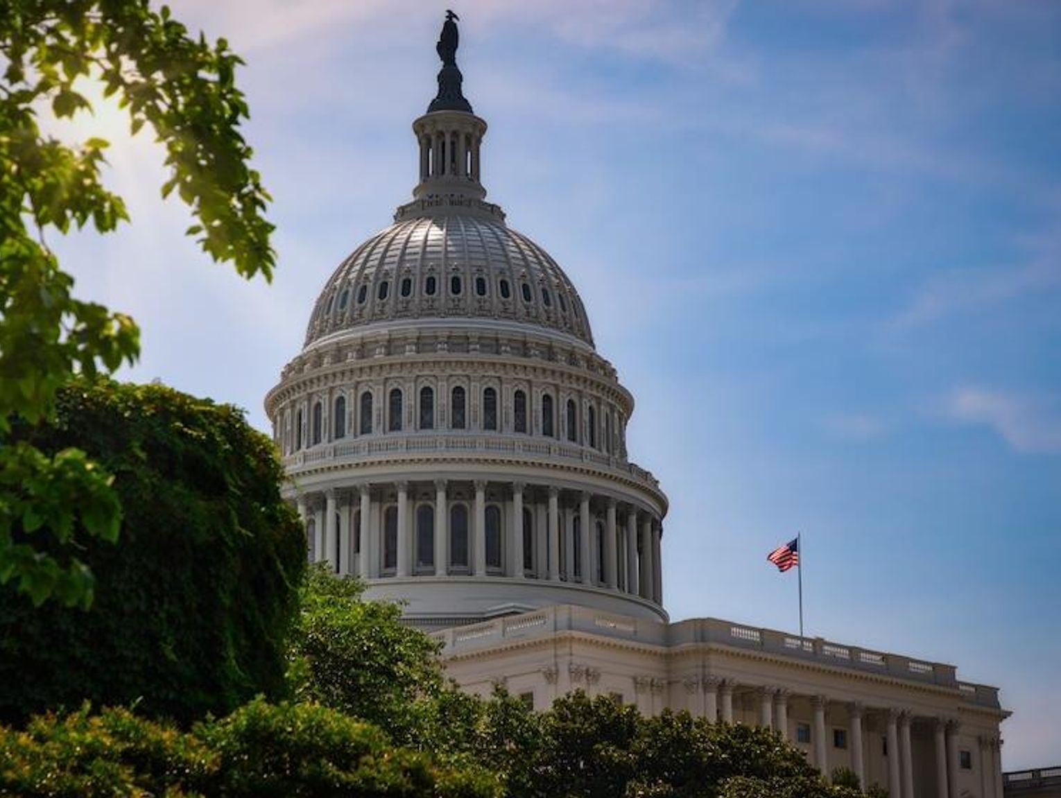 Demokraci wezwali do głosowania w Kongresie w sprawie ataków na Iran