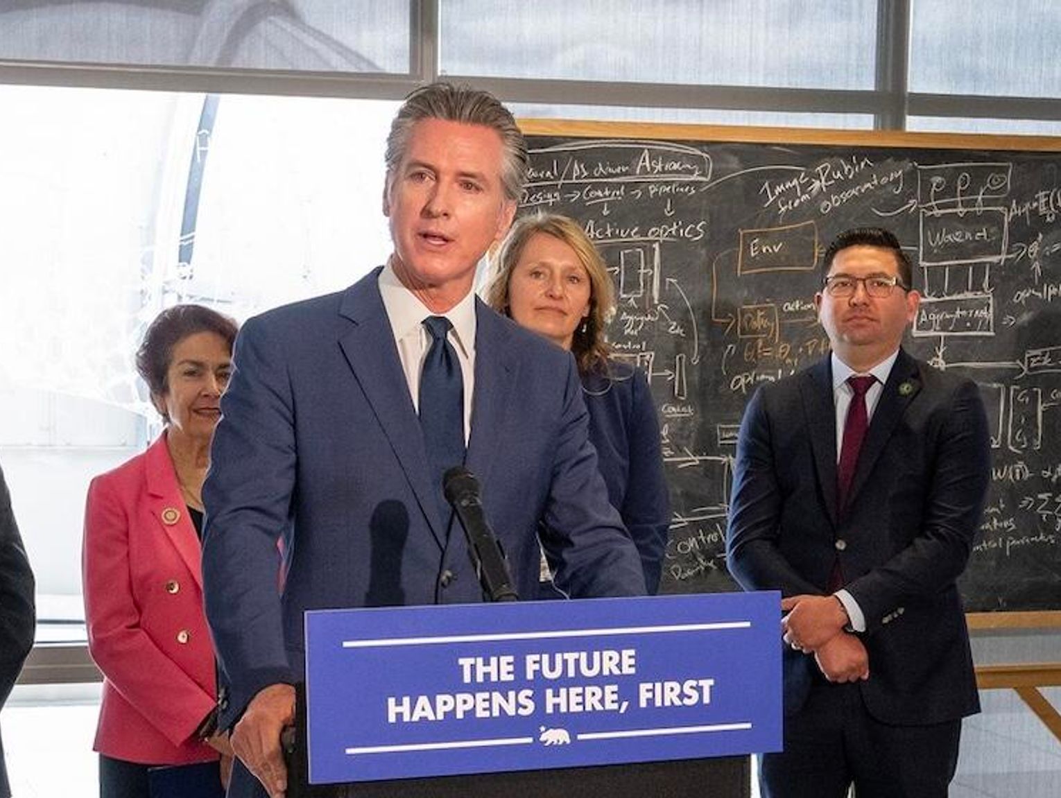 Gubernator Kalifornii zapowiada pozwanie prezydenta Trumpa