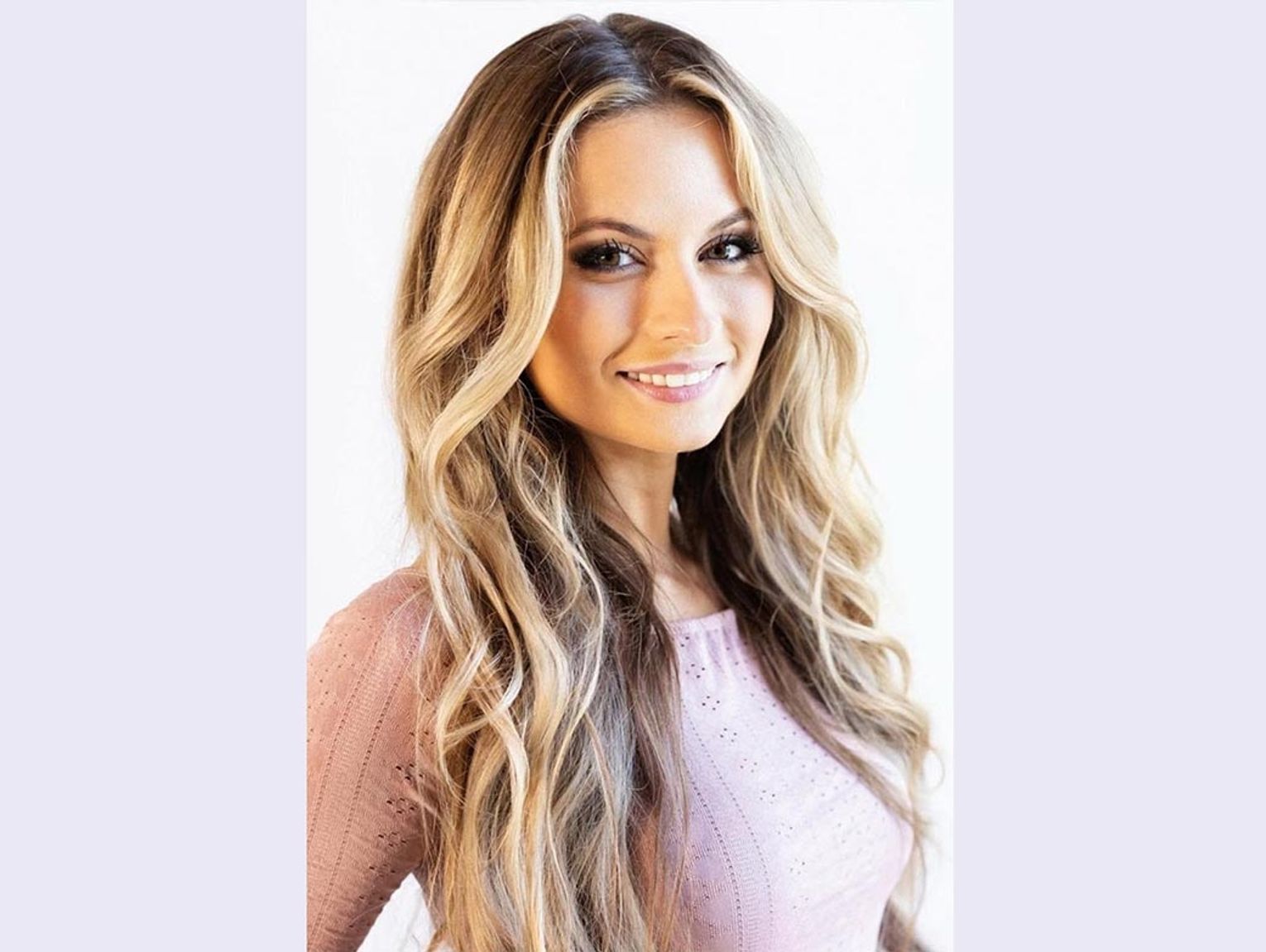 Justine Izewski z Lira Singers wystartuje w Miss Petite USA – można ...