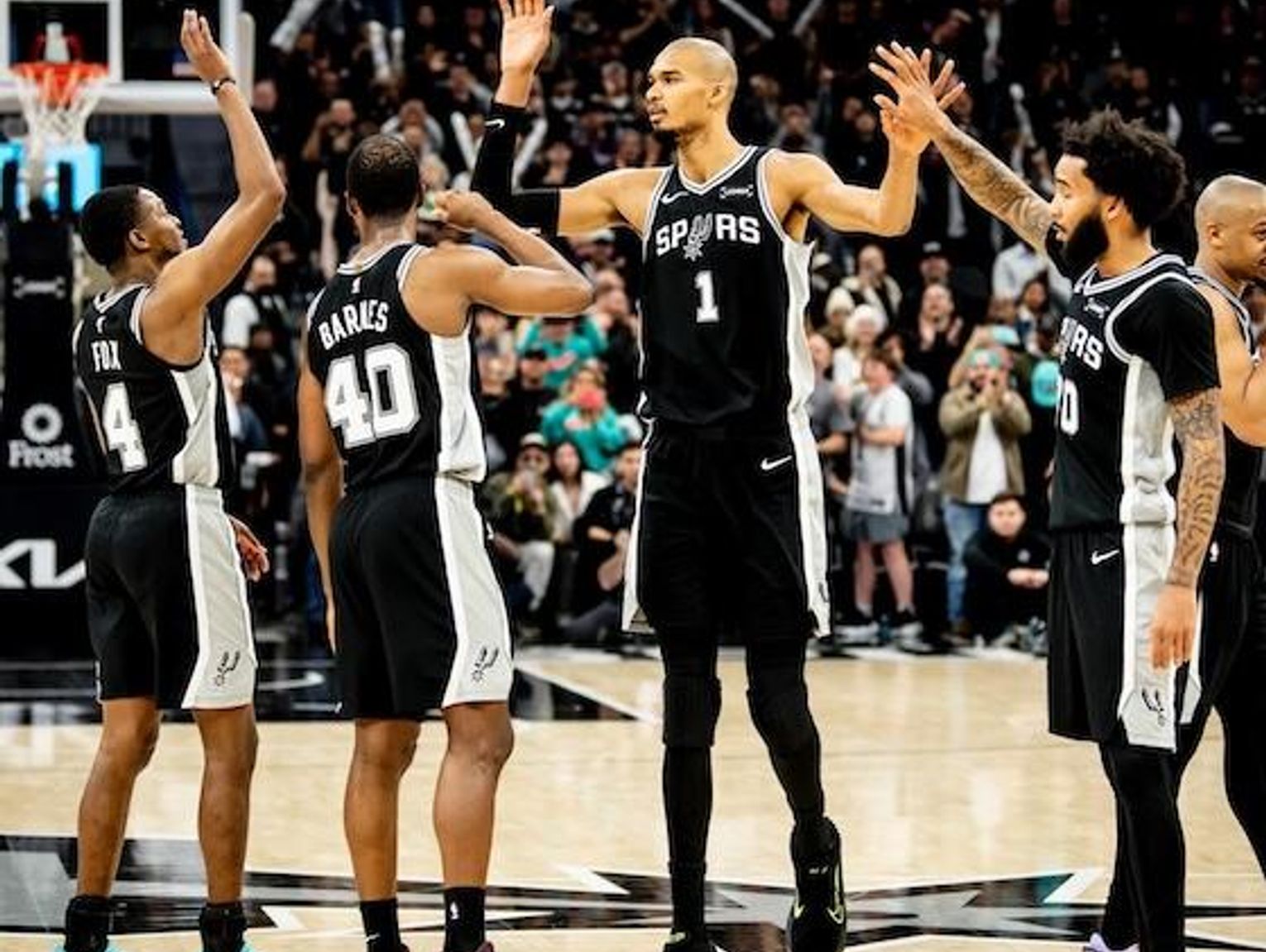 Liga NBA - Spurs lepsi od Timberwolves, Sochan na ławce