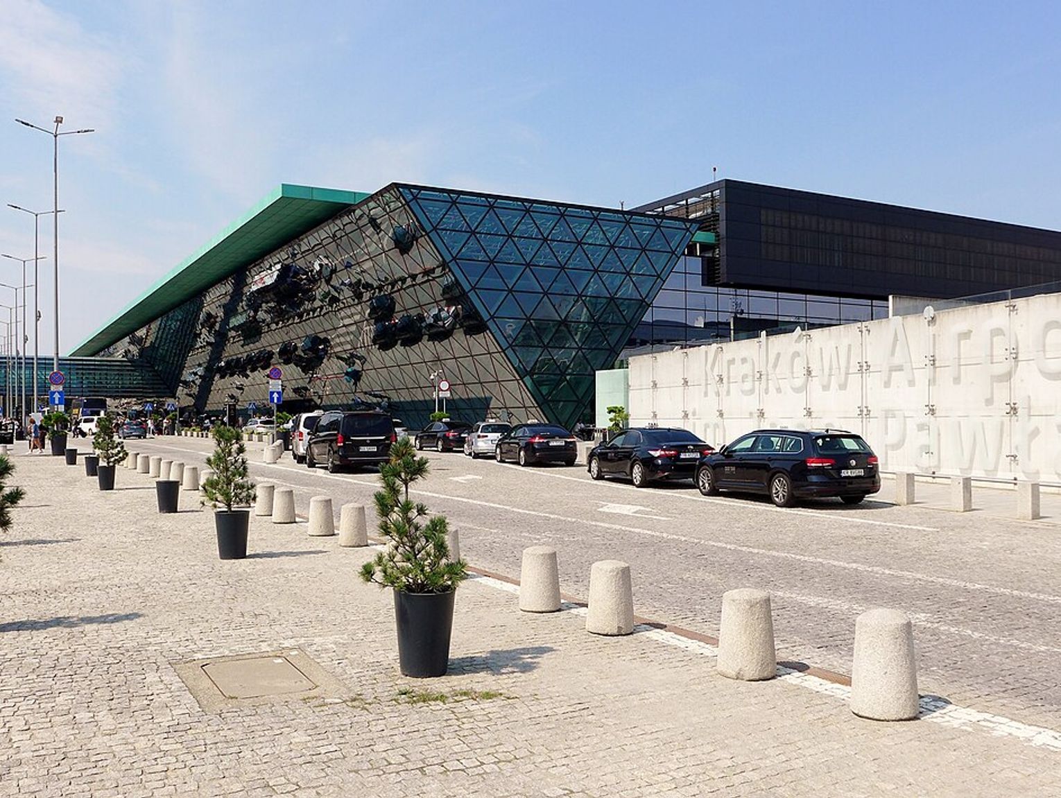Lotnisko Kraków Airport od środy znosi limit płynów w bagażu podręcznym