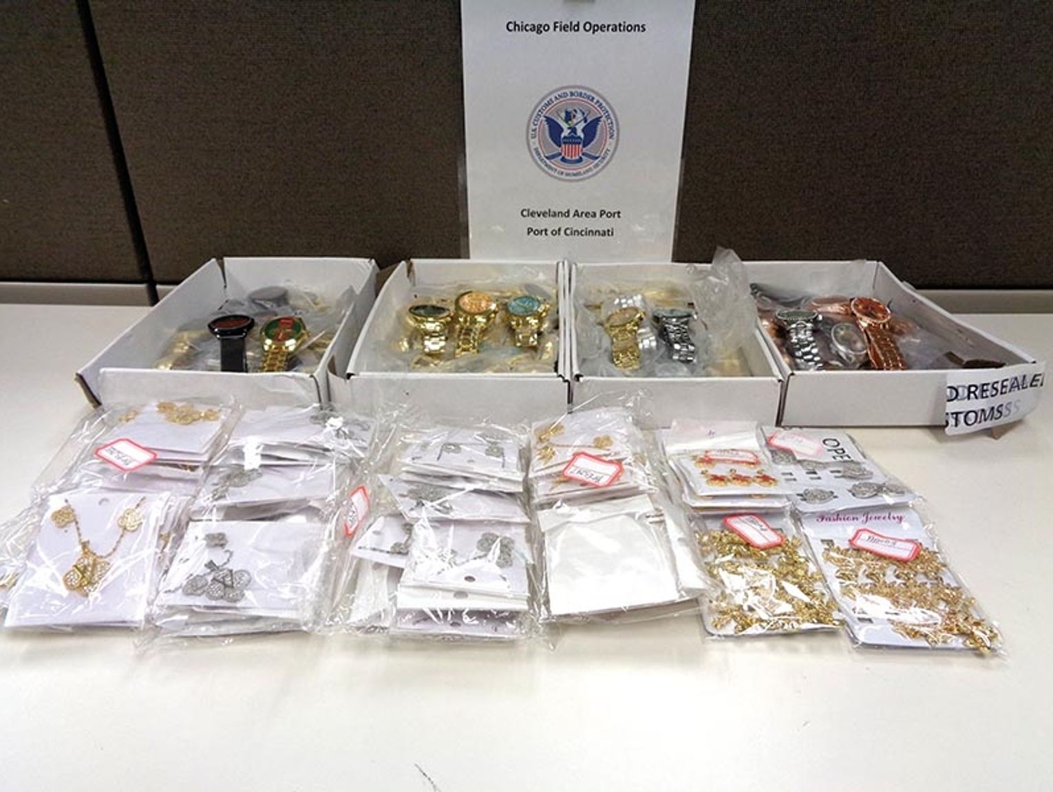 „Nie jest to przestępstwo bez ofiar”, czyli jak celnicy sprawdzają ...