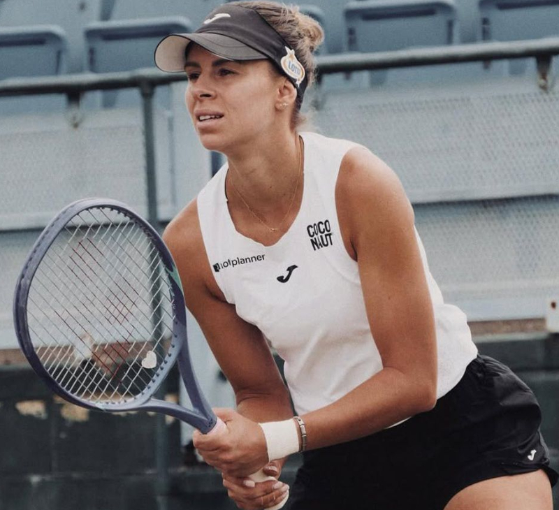 Turniej WTA w Nottingham - awans Linette do drugiej rundy